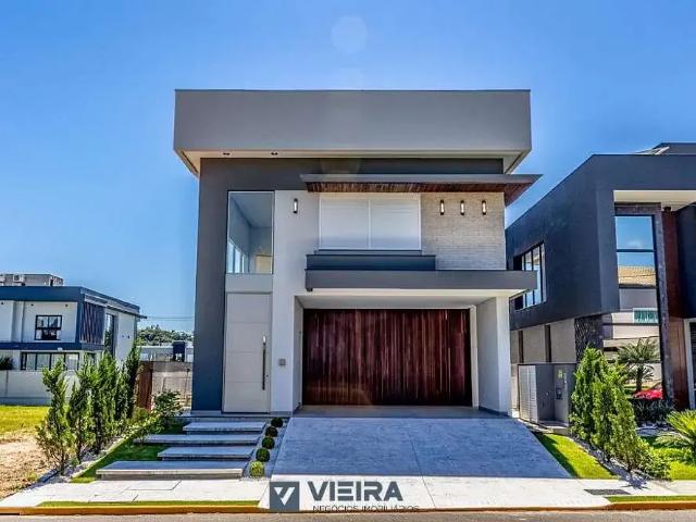Casa / Sobrado em Condomínio para Venda em Camboriú/SC Areias 4 Quartos