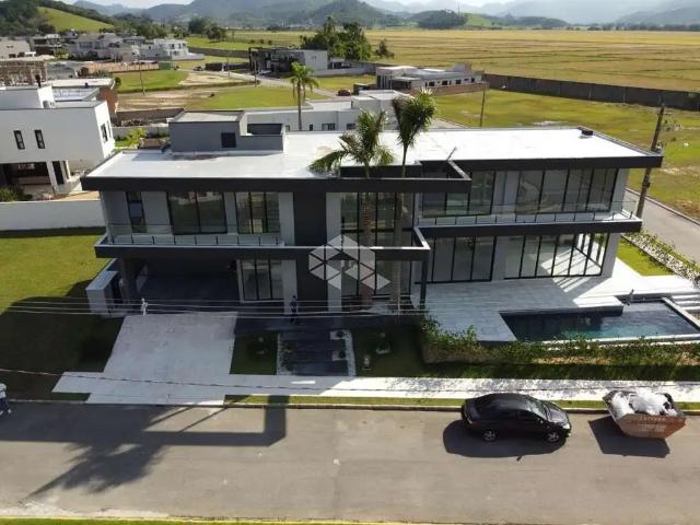 Casa / Sobrado em Condomínio para Venda em Camboriú/SC Areias 5 Quartos