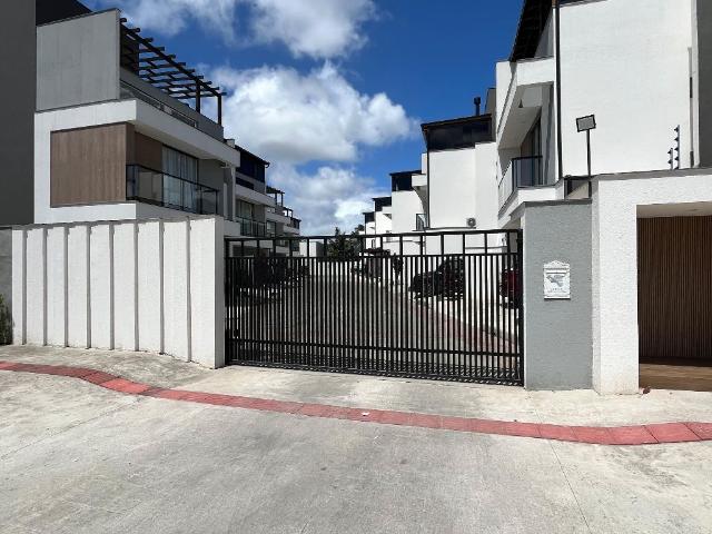 Casa / Sobrado em Condomínio para Venda em Camboriú/SC Lídia Duarte 2 Quartos