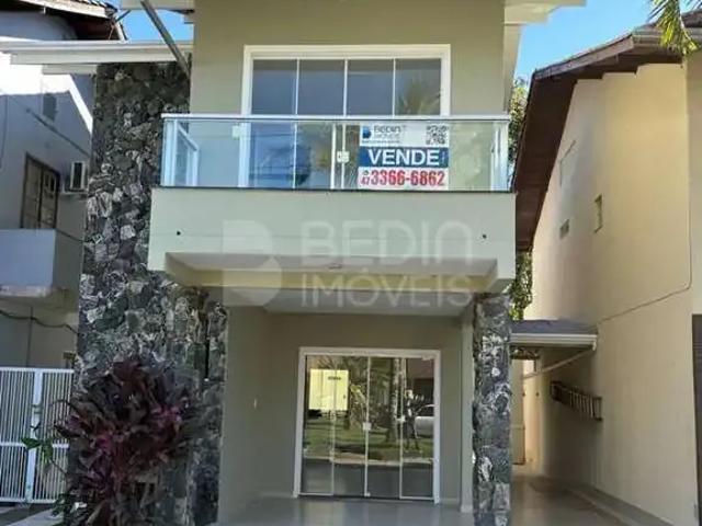 Casa / Sobrado em Condomínio para Venda em Camboriú/SC Monte Alegre 3 Quartos