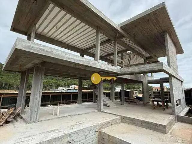 Casa / Sobrado em Condomínio para Venda em Camboriú/SC Monte Alegre 4 Quartos