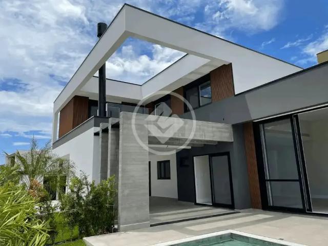 Casa / Sobrado em Condomínio para Venda em Camboriú/SC Santa Regina 3 Quartos