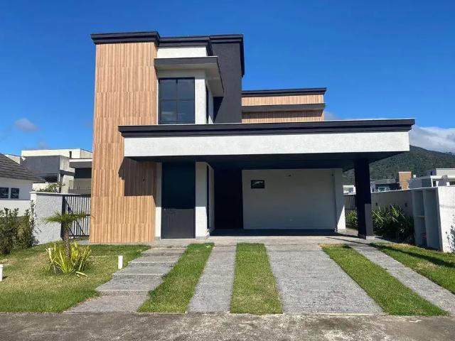 Casa / Sobrado em Condomínio para Venda em Camboriú/SC Santa Regina 3 Quartos