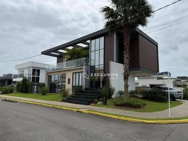 Casa / Sobrado em Condomínio para Venda em Camboriú/SC Santa Regina 4 Quartos