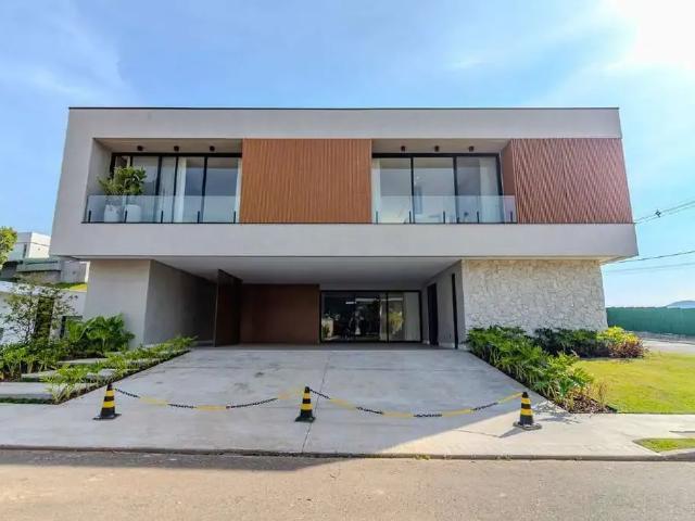 Casa / Sobrado em Condomínio para Venda em Camboriú/SC Santa Regina 5 Quartos