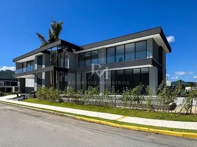 Casa / Sobrado em Condomínio para Venda em Camboriú/SC Santa Regina 5 Quartos