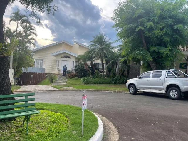 Casa / Sobrado em Condomínio para Venda em Campinas/SP Residencial Vila Verde 4 Quartos