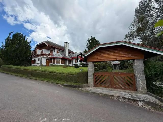 Casa / Sobrado em Condomínio para Venda em Campos do Jordão/SP Vila Médica 4 Quartos