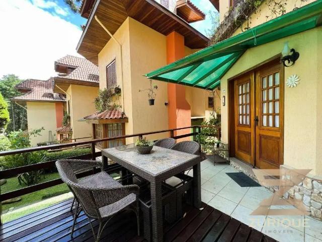 Casa / Sobrado em Condomínio para Venda em Campos do Jordão/SP Vila inglesa 4 Quartos