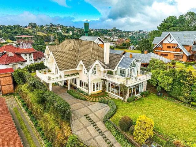 Casa / Sobrado em Condomínio para Venda em Campos do Jordão/SP Capivari 6 Quartos