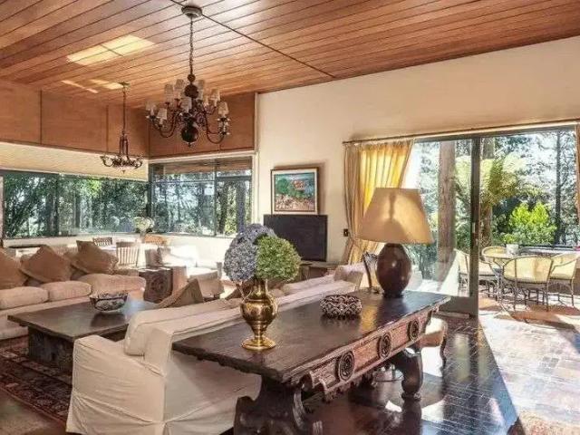Casa / Sobrado em Condomínio para Venda em Campos do Jordão/SP Capivari 6 Quartos