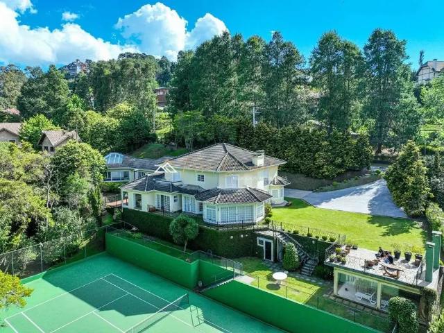 Casa / Sobrado em Condomínio para Venda em Campos do Jordão/SP Capivari 6 Quartos