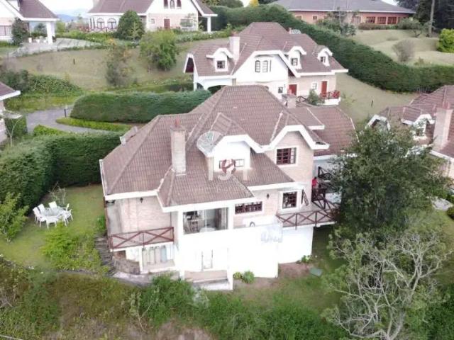 Casa / Sobrado em Condomínio para Venda em Campos do Jordão/SP Jardim Atalaia 5 Quartos