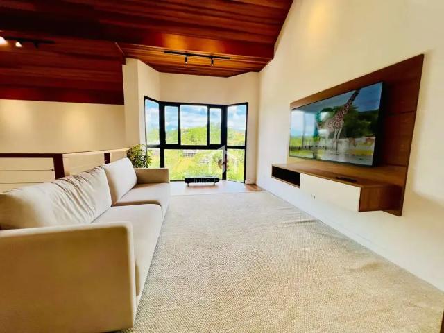 Casa / Sobrado em Condomínio para Venda em Campos do Jordão/SP Recanto Araucária 4 Quartos