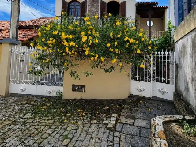 Casa / Sobrado em Condomínio para Venda em Campos dos Goytacazes/RJ Centro 3 Quartos