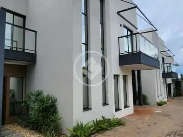 Casa / Sobrado em Condomínio para Venda em Cascavel/PR Canadá 3 Quartos