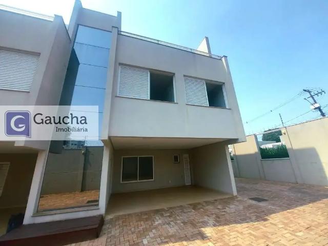 Casa / Sobrado em Condomínio para Venda em Cascavel/PR Pioneiros Catarinenses 3 Quartos