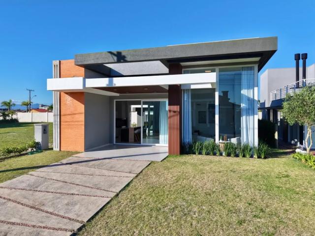 Casa / Sobrado em Condomínio para Venda em Capão da Canoa/RS Capão Novo 4 Quartos