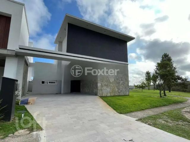 Casa / Sobrado em Condomínio para Venda em Capão da Canoa/RS Centro 4 Quartos
