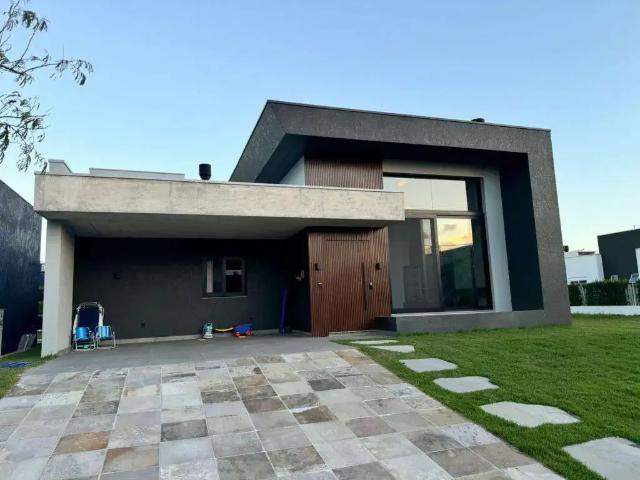 Casa / Sobrado em Condomínio para Venda em Capão da Canoa/RS Centro 4 Quartos