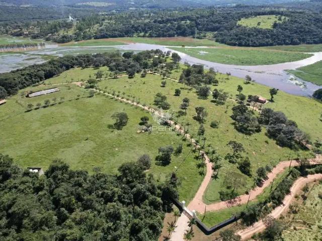 Casa / Sobrado em Condomínio para Venda em Carmo do Cajuru/MG Zona Rural