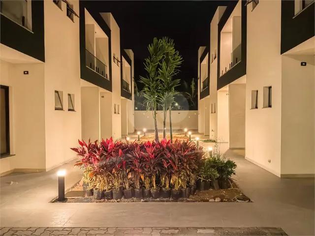 Casa / Sobrado em Condomínio para Venda em Caraguatatuba/SP Capricórnio III 2 Quartos