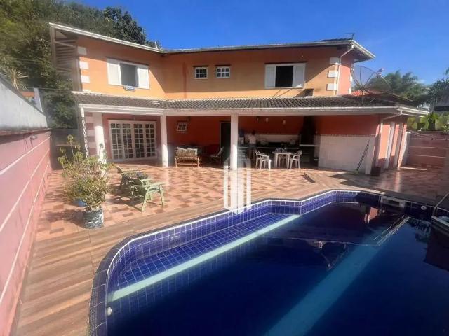 Casa / Sobrado em Condomínio para Venda em Caraguatatuba/SP Martim de Sá 3 Quartos