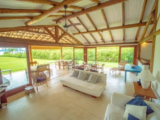 Casa / Sobrado em Condomínio para Venda em Caraguatatuba/SP Martim de Sá 3 Quartos