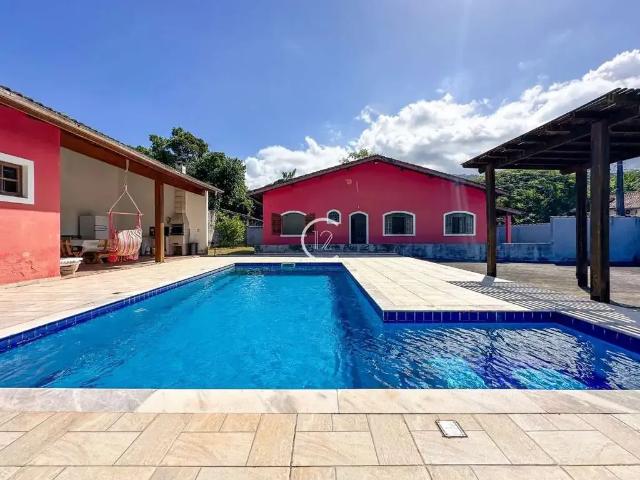 Casa / Sobrado em Condomínio para Venda em Caraguatatuba/SP Massaguaçu 4 Quartos