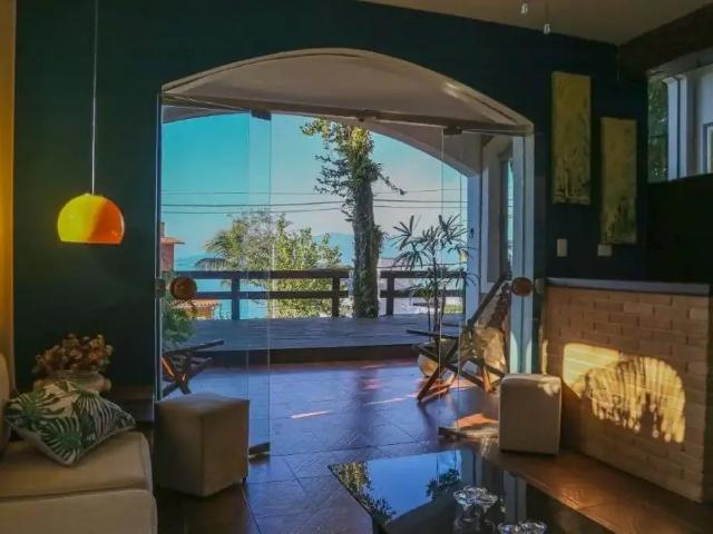 Casa / Sobrado em Condomínio para Venda em Caraguatatuba/SP Massaguaçu 4 Quartos