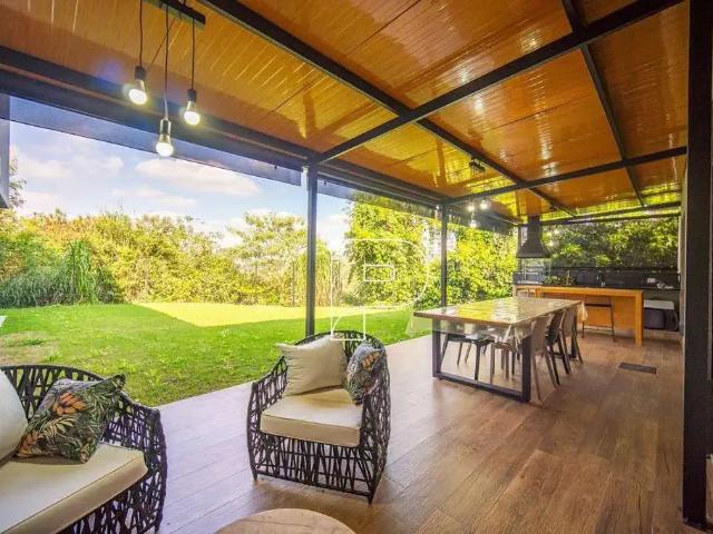 Casa / Sobrado em Condomínio para Venda em Carapicuíba/SP Chácara das Paineiras 4 Quartos