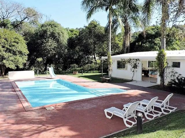 Casa / Sobrado em Condomínio para Venda em Carapicuíba/SP Chácara de La Rocca 5 Quartos