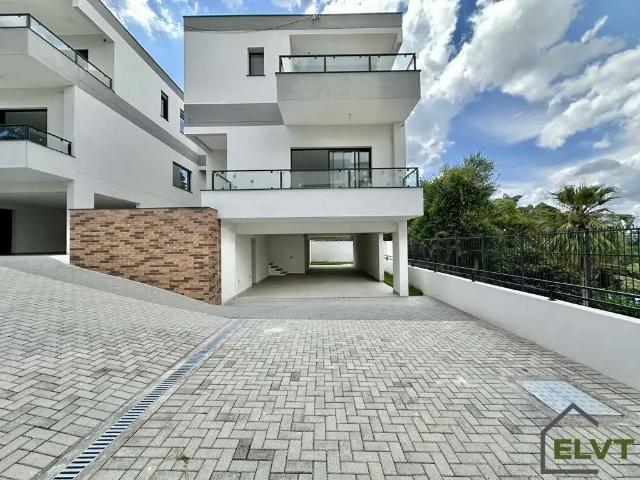 Casa / Sobrado em Condomínio para Venda em Carapicuíba/SP Chácara do Refúgio 3 Quartos