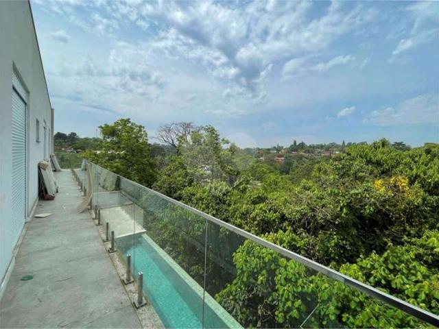 Casa / Sobrado em Condomínio para Venda em Carapicuíba/SP Chácara dos Lagos 4 Quartos