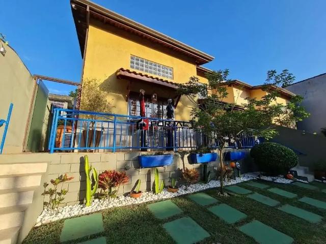 Casa / Sobrado em Condomínio para Venda em Carapicuíba/SP Chácara São João 3 Quartos