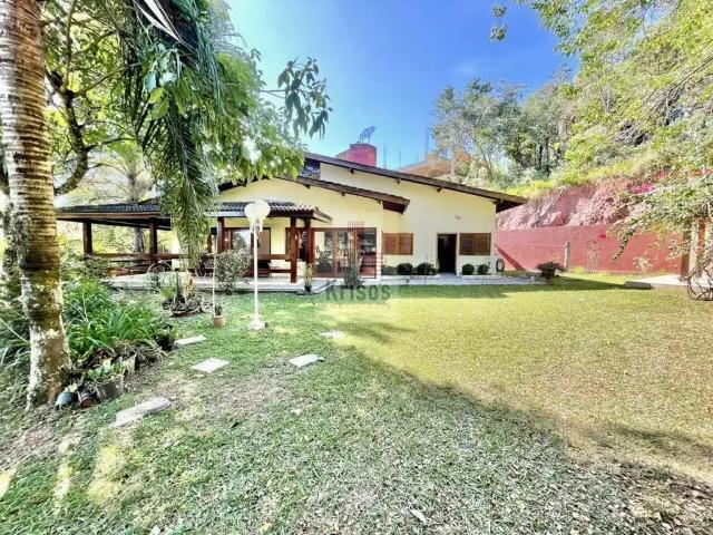 Casa / Sobrado em Condomínio para Venda em Carapicuíba/SP Águas da Fazendinha 5 Quartos