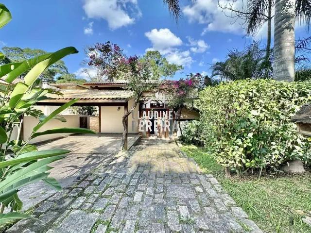 Casa / Sobrado em Condomínio para Venda em Carapicuíba/SP Aldeia da Fazendinha 3 Quartos