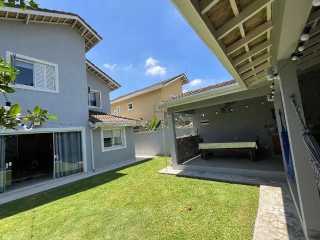 Casa / Sobrado em Condomínio para Venda em Carapicuíba/SP Granja Viana 4 Quartos