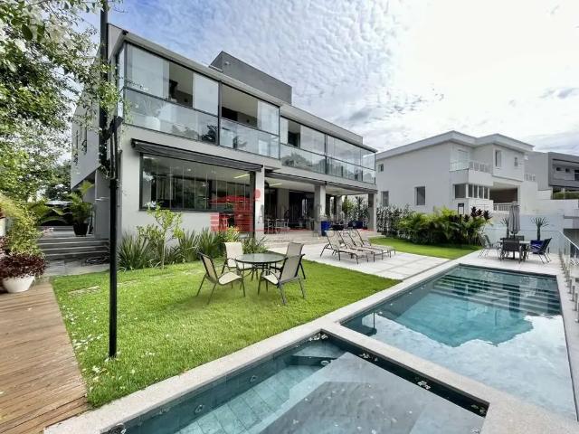 Casa / Sobrado em Condomínio para Venda em Carapicuíba/SP Granja Viana 4 Quartos
