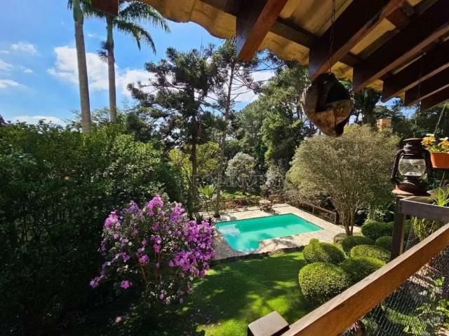 Casa / Sobrado em Condomínio para Venda em Carapicuíba/SP Granja Viana 5 Quartos