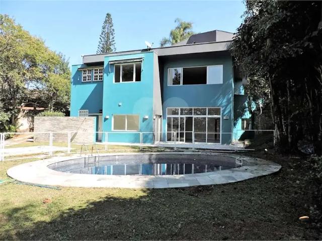 Casa / Sobrado em Condomínio para Venda em Carapicuíba/SP Granja Viana 6 Quartos