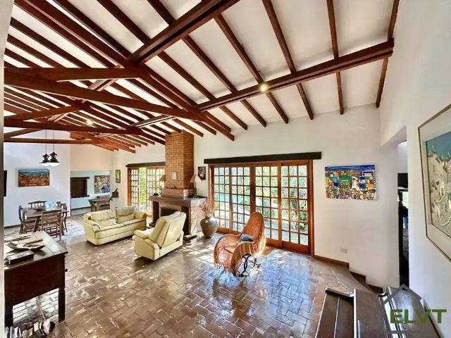 Casa / Sobrado em Condomínio para Venda em Carapicuíba/SP Jardim Ana Estela 5 Quartos