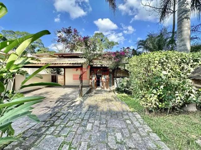 Casa / Sobrado em Condomínio para Venda em Carapicuíba/SP Pousada dos Bandeirantes 5 Quartos