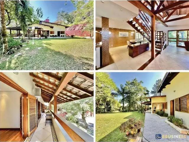 Casa / Sobrado em Condomínio para Venda em Carapicuíba/SP Vilarejo 5 Quartos