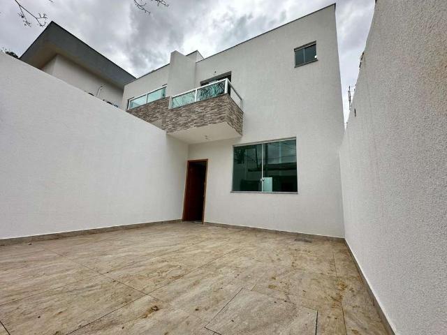 Casa / Sobrado em Condomínio para Venda em Contagem/MG Sapucaias III 3 Quartos