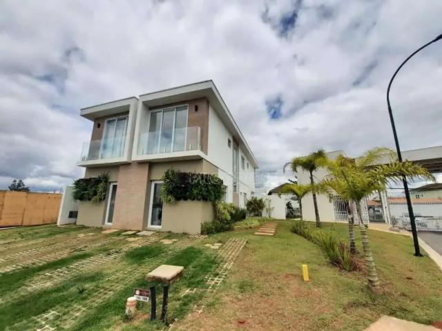 Casa / Sobrado em Condomínio para Venda em Cotia/SP Granja Viana 3 Quartos