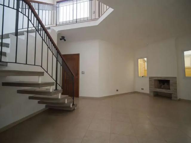 Casa / Sobrado em Condomínio para Venda em Cotia/SP Granja Viana 3 Quartos
