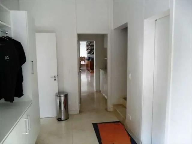 Casa / Sobrado em Condomínio para Venda em Cotia/SP Granja Viana 4 Quartos