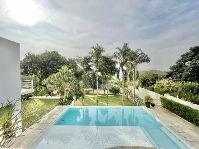 Casa / Sobrado em Condomínio para Venda em Cotia/SP Granja Viana 4 Quartos