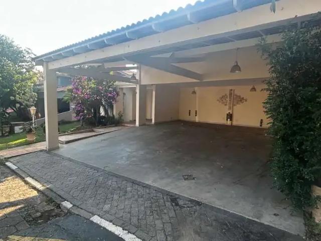 Casa / Sobrado em Condomínio para Venda em Cotia/SP Granja Viana 4 Quartos